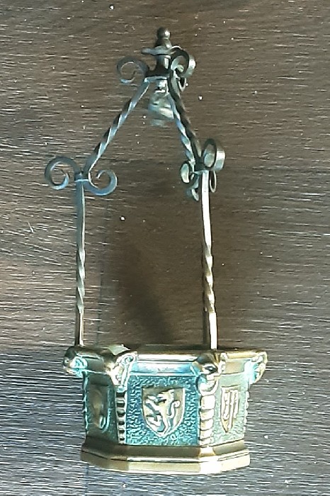 PUITS CLUNY N° 220-R :: Brocanka Collections